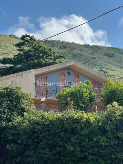 Vendita Villa unifamiliare in SS113dir Messina. Ottimo stato, posto ...