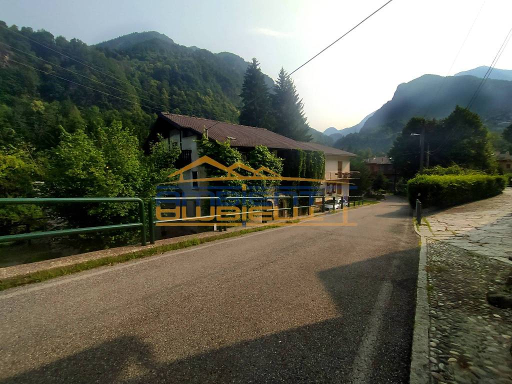 Vendita Rustico in via Cantone Santa Maria Lenna. Da ristrutturare, 217 ...