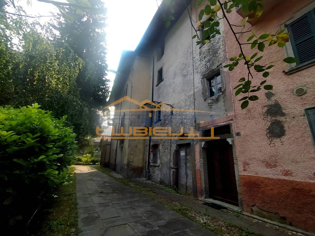 Vendita Rustico in via Cantone Santa Maria Lenna. Da ristrutturare, 217 ...