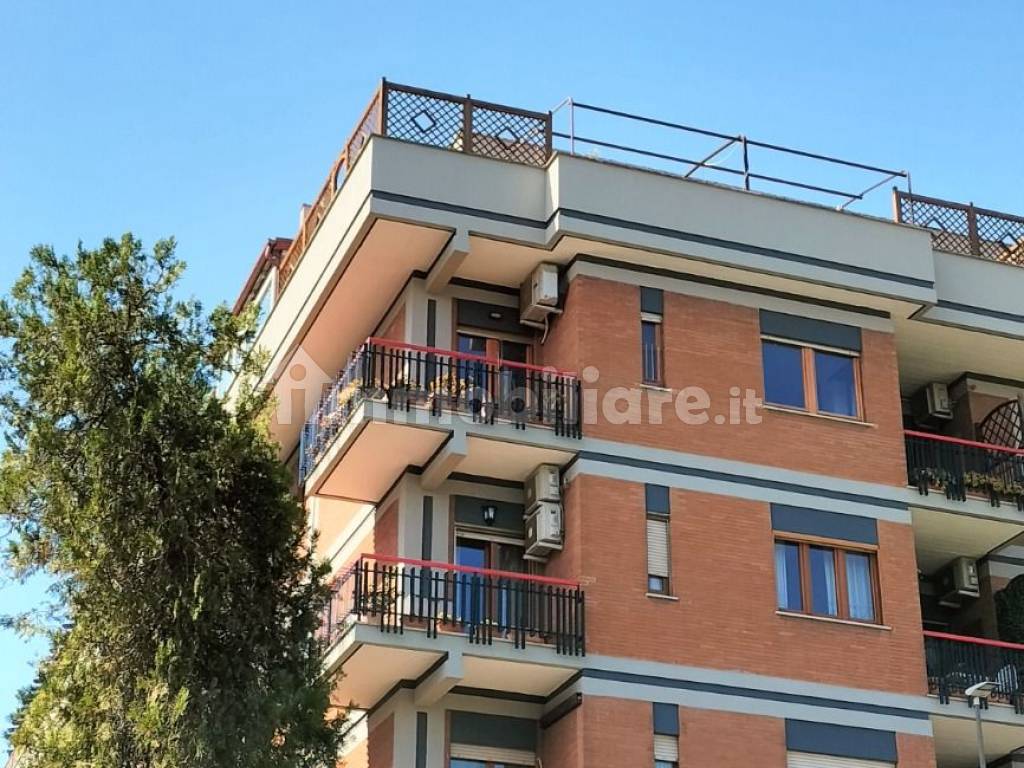 Vendita Appartamento Roma. Trilocale in viale dei Promontori 400 ...