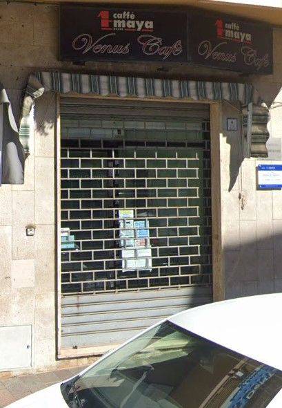 Locale commerciale in Vendita