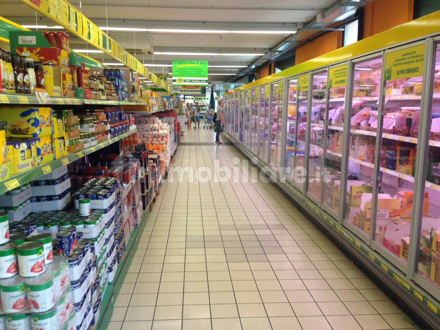 Locale commerciale in Vendita