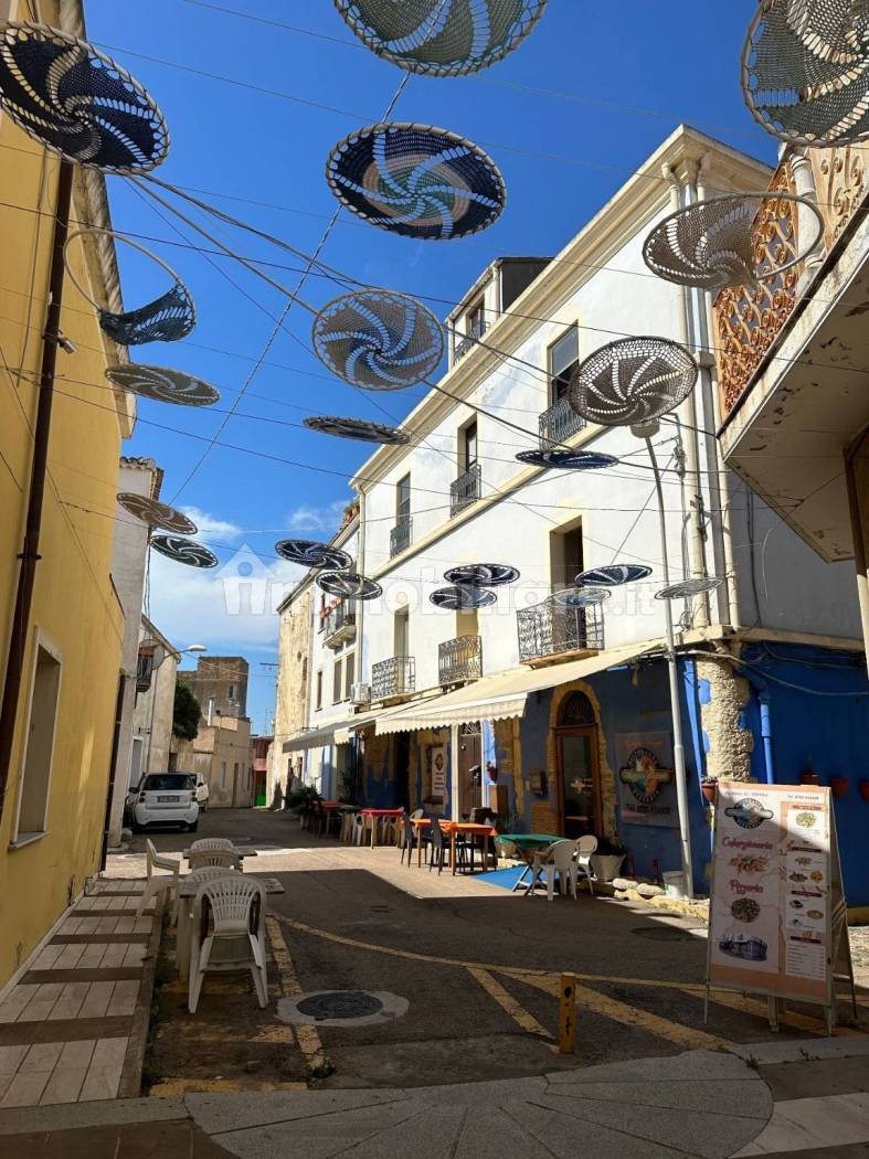 Locale commerciale in Vendita