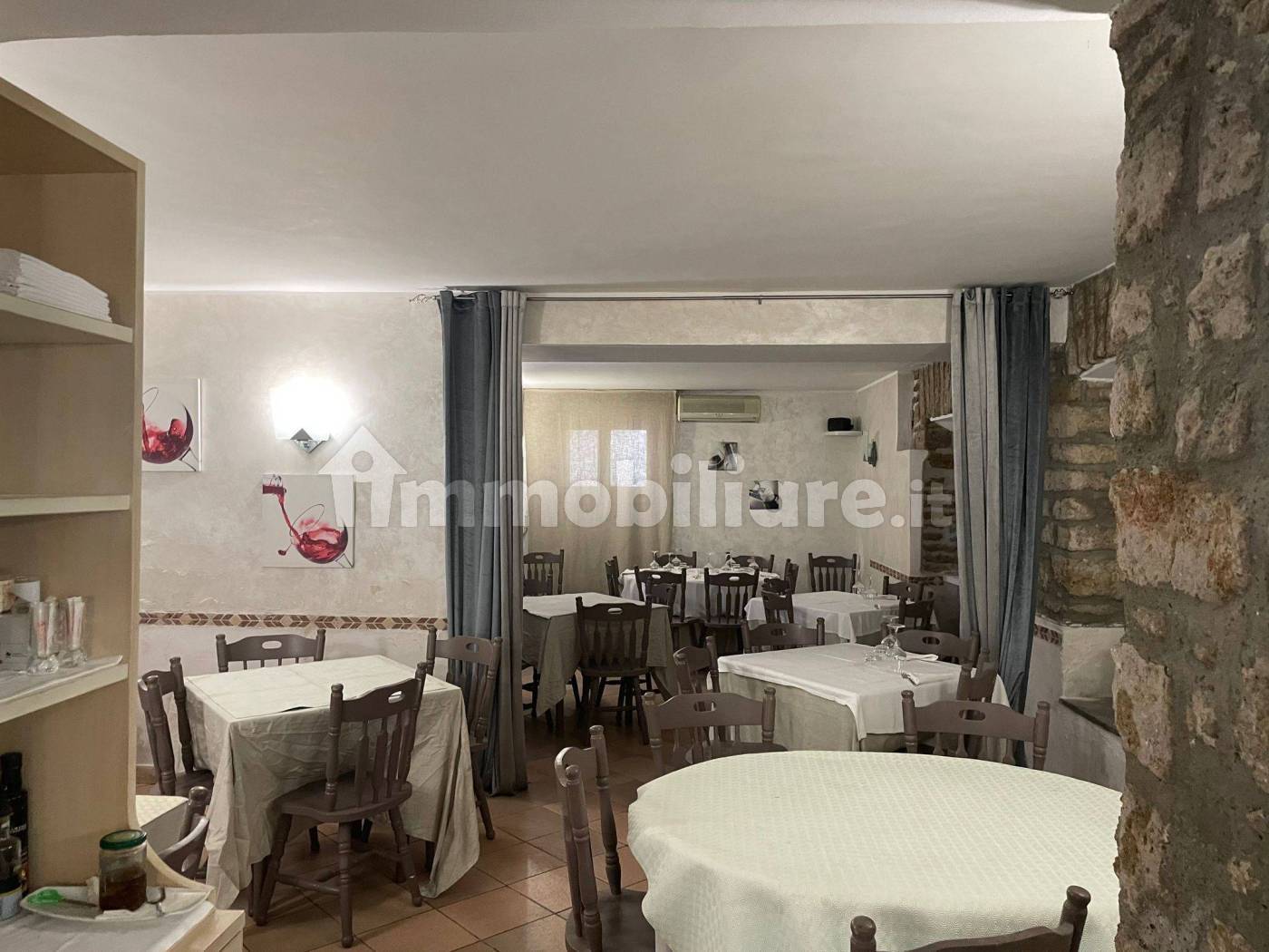 Locale commerciale in Vendita