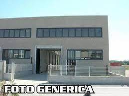 Locale commerciale in Vendita