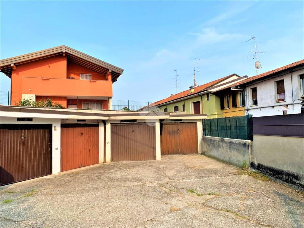 Vendita Appartamento Jerago con Orago. Trilocale in via Cristoforo ...