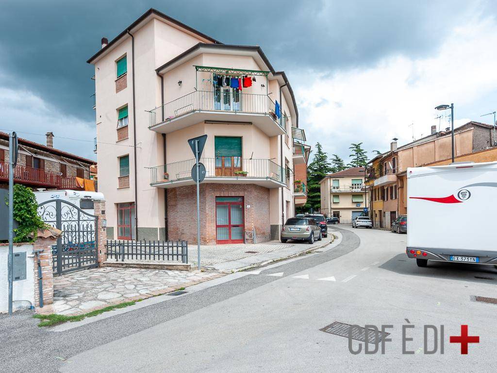 Locale commerciale in Vendita