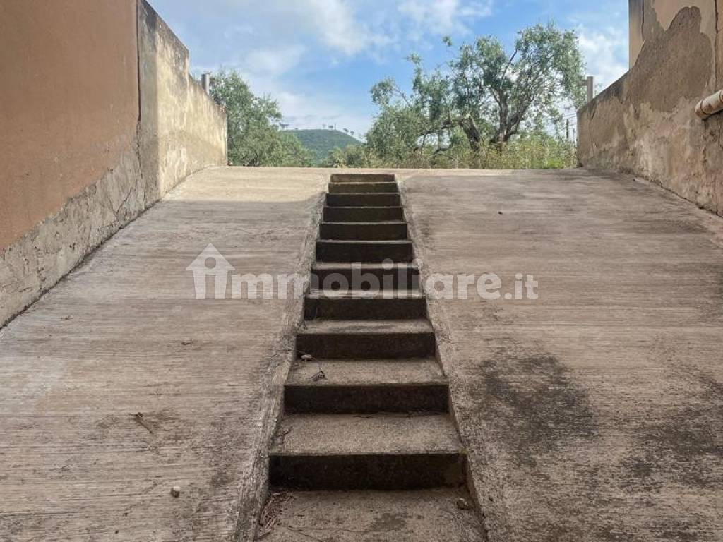 Magazzino - Deposito Strada Statale Spartà, Messina, Rif. 104367251 ...