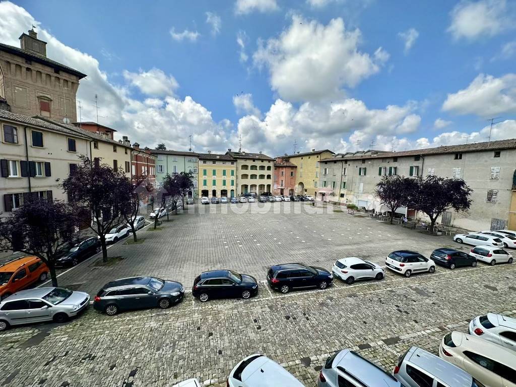 Bilocale piazza Fiume, Centro, Scandiano