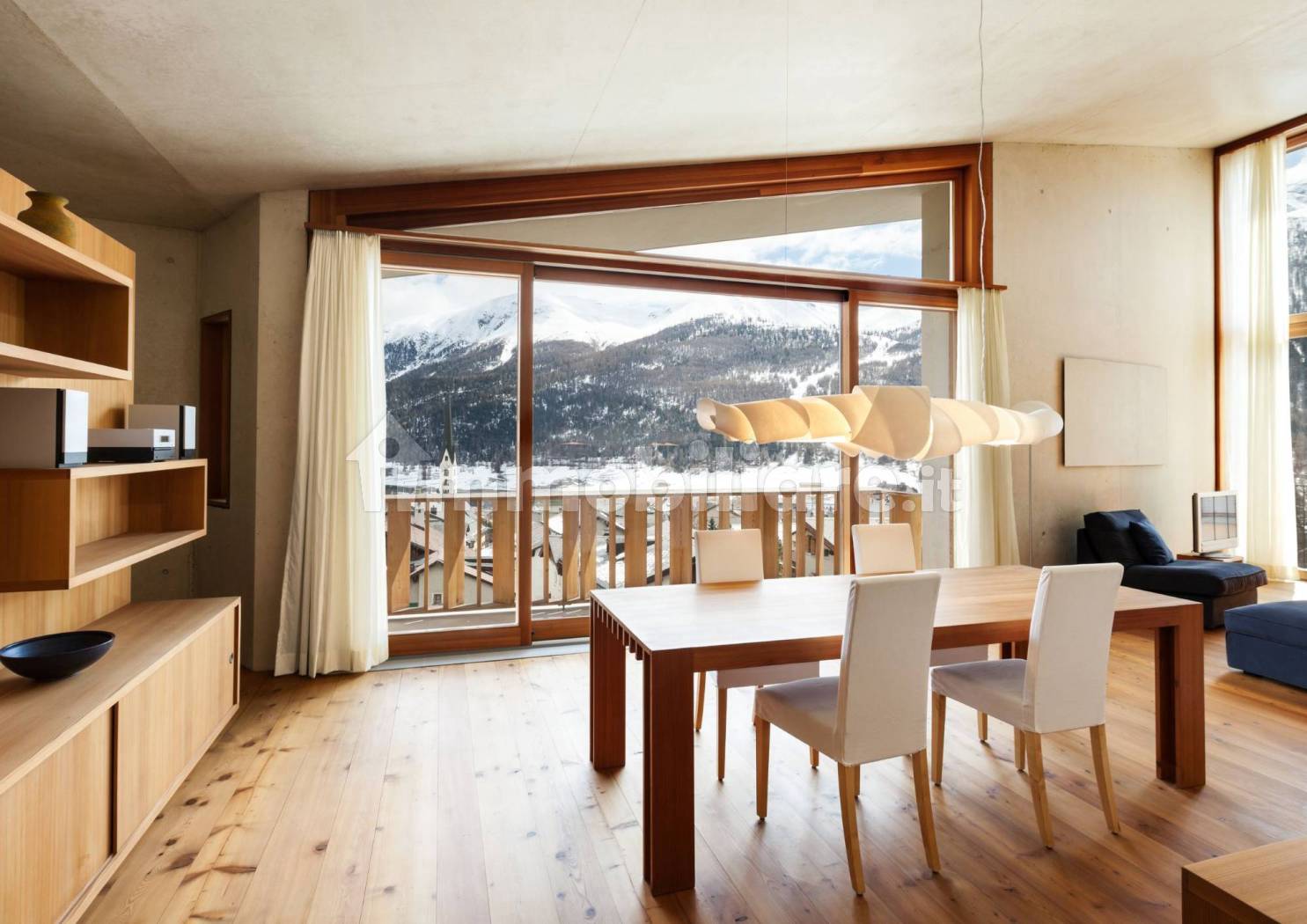 Trilocale Rue C. Cugnod, Centro, Brusson