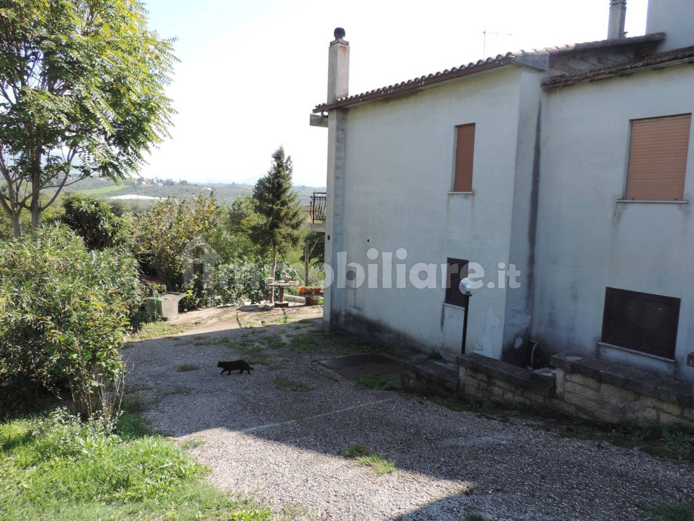 Appartamento via Fabrizio De Andrè 20, Fara in Sabina