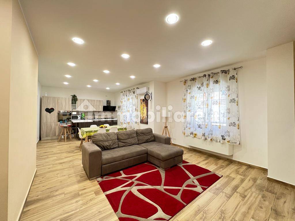 Quadrilocale via Montepellegrino 149, Montepellegrino, Palermo