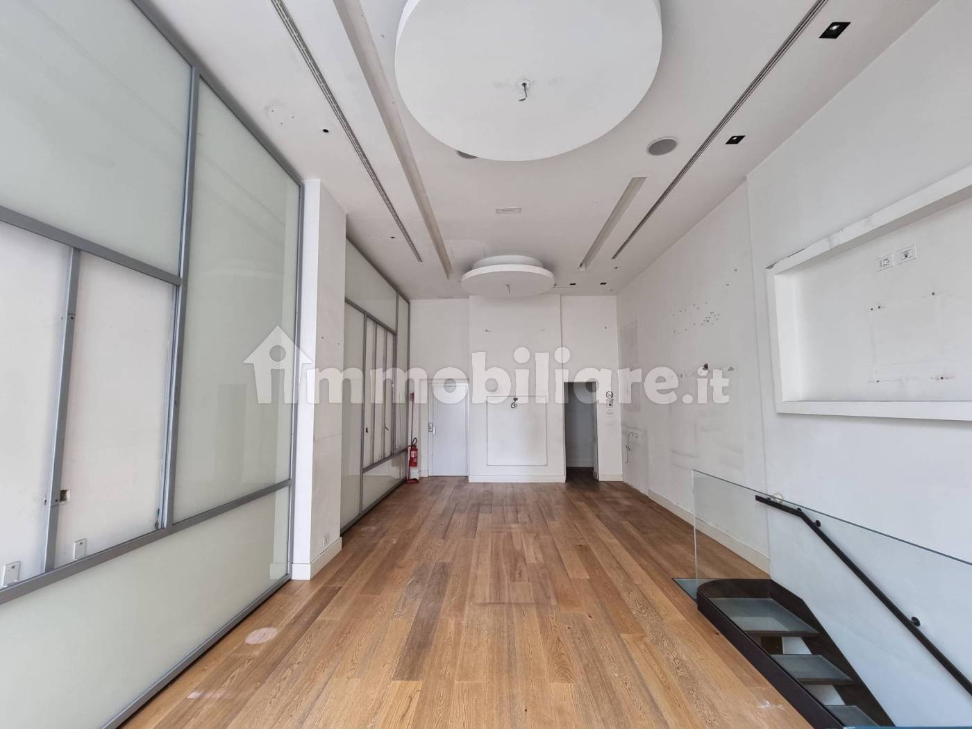 Locale commerciale in Vendita