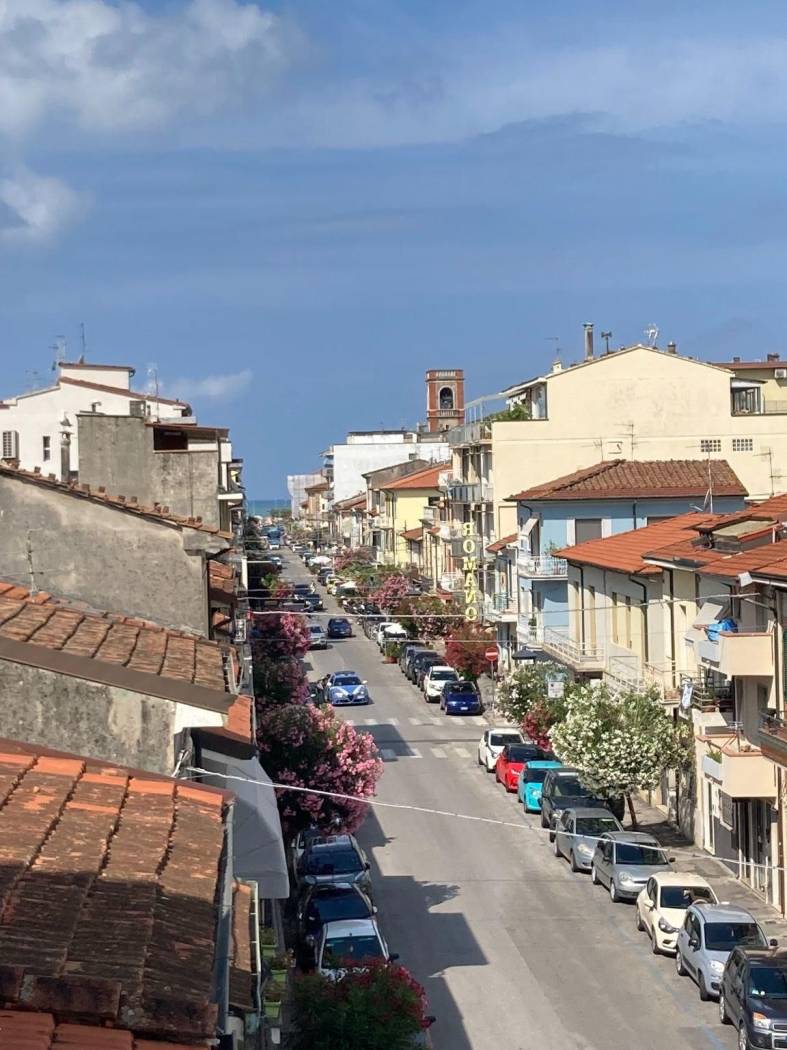 Quadrilocale da ristrutturare, secondo piano, Centro, Viareggio