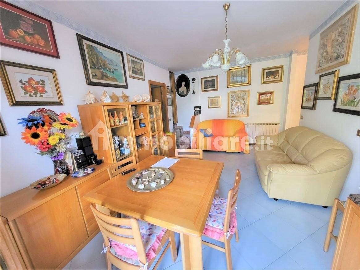 Quadrilocale via Magliano, Marina di Massa Centro, Massa