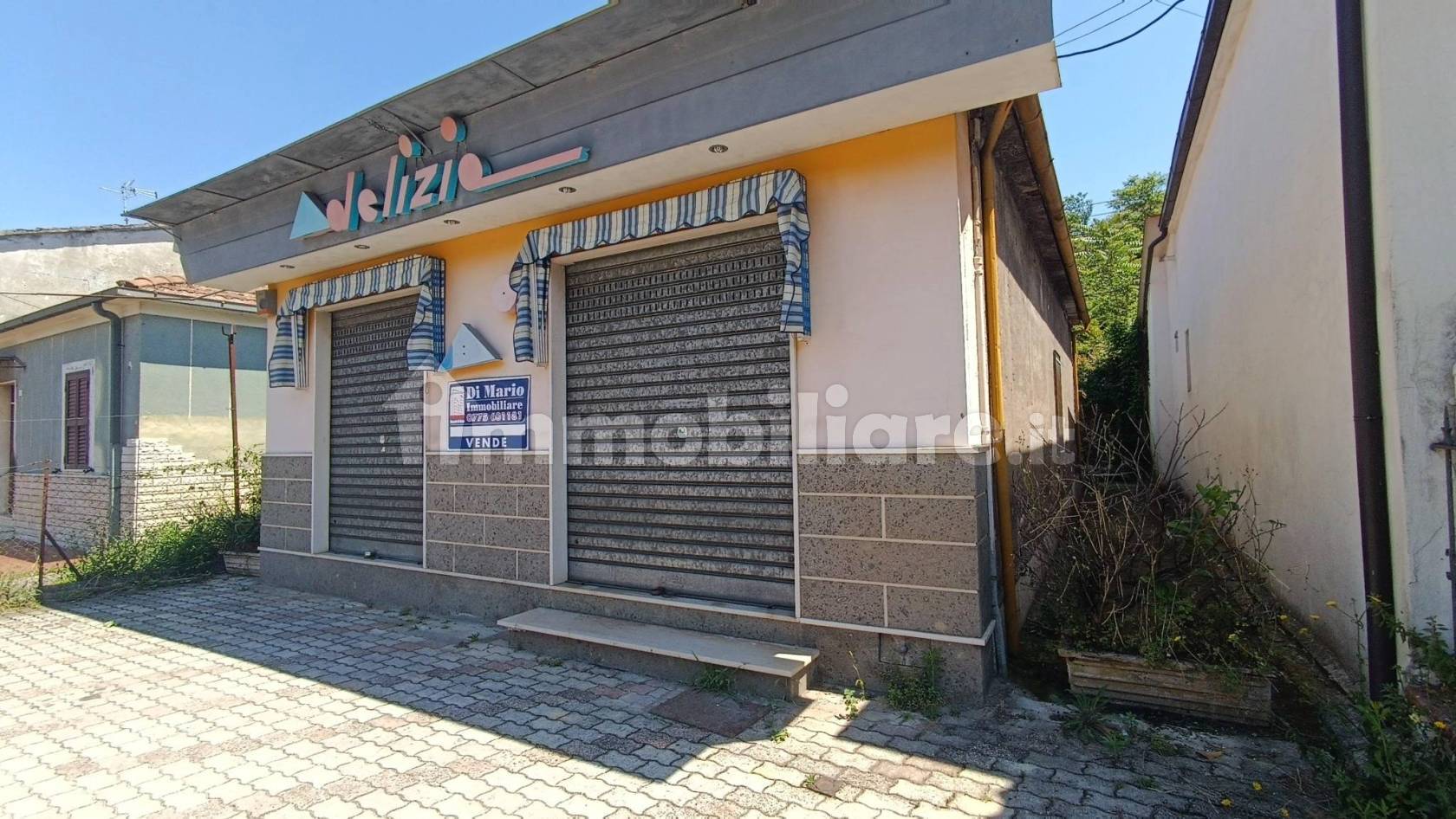 Locale commerciale in Vendita