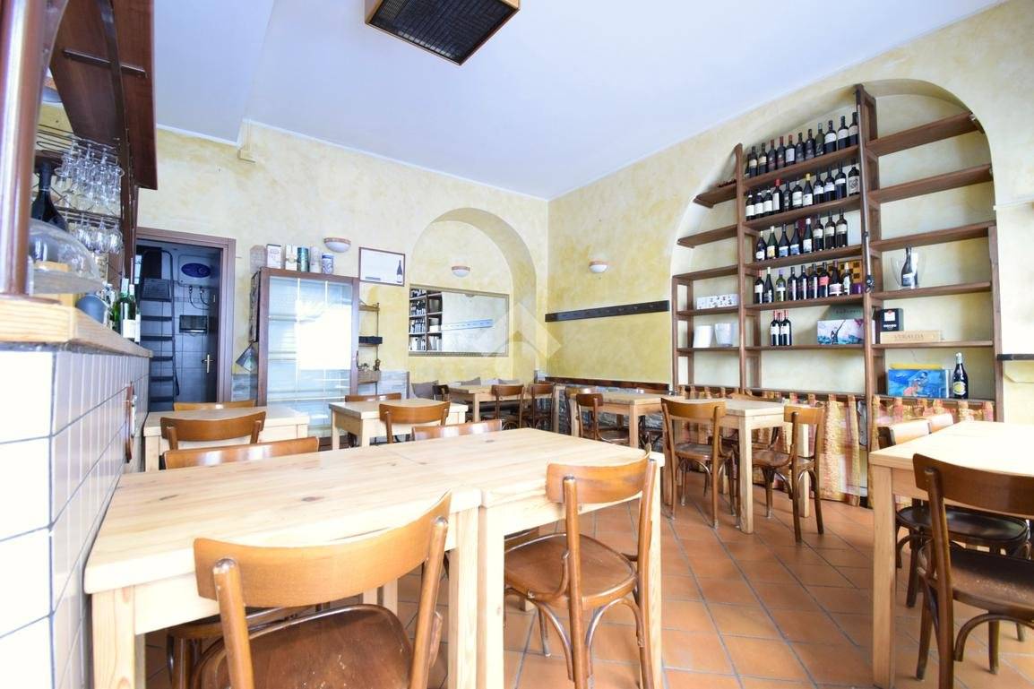 Locale commerciale in Vendita