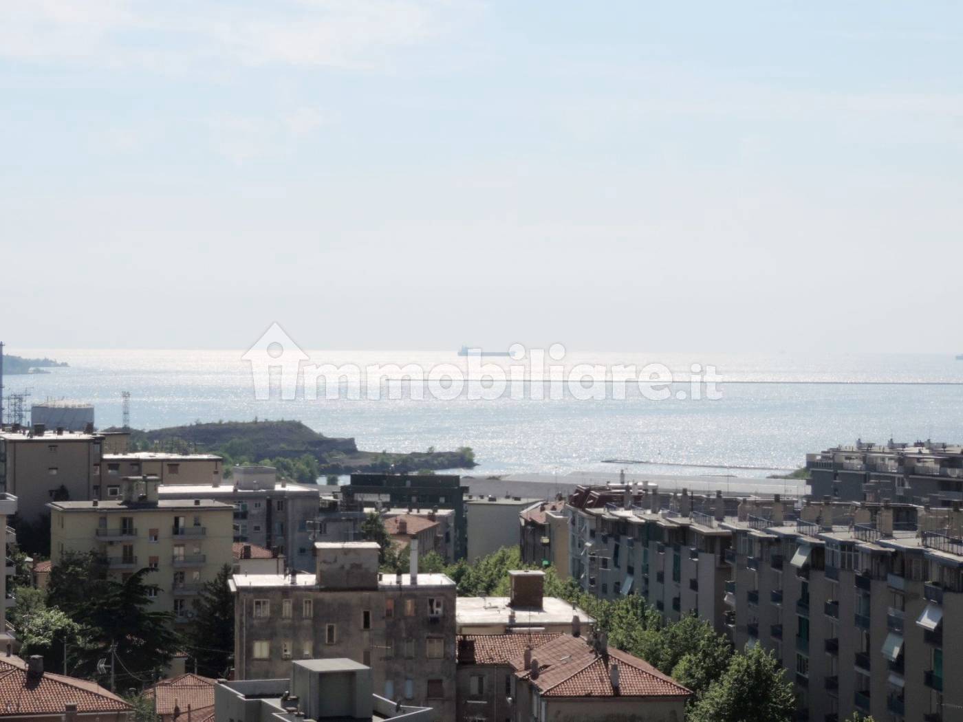 Bilocale via del Roncheto 71/1, Baiamonti - Valmaura, Trieste