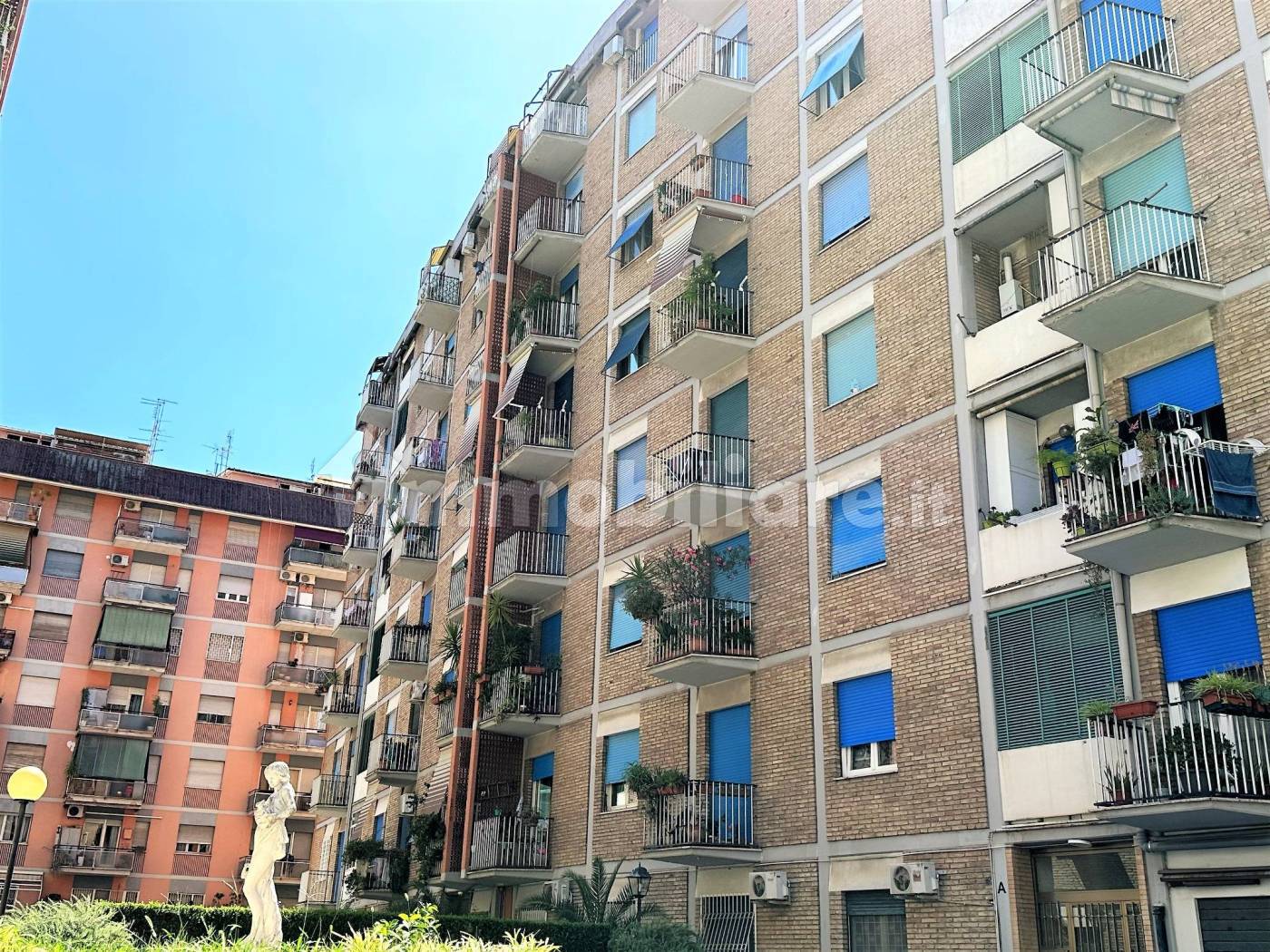 Bilocale via Flavio Stilicone, Cinecittà, Roma