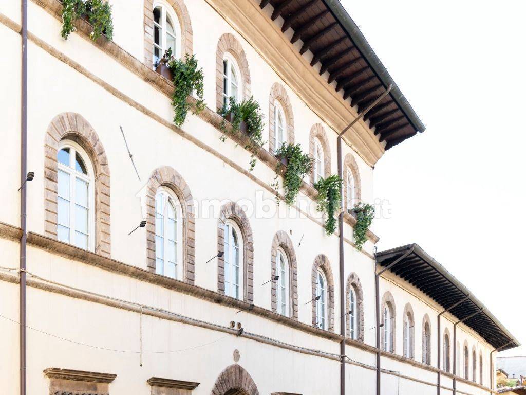 Vendita Appartamento Lucca. Quadrilocale in via della Rosa 11. Da ...