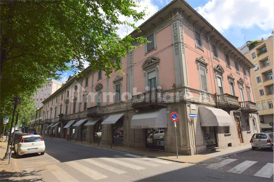 Locale commerciale in Vendita