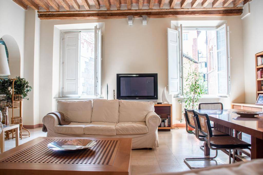 Trilocale via SanAndrea , 7, Piazza Anfiteatro - Torre Guinigi, Lucca