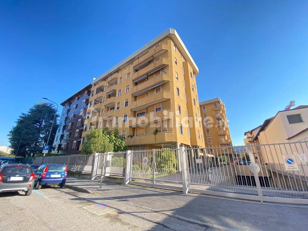 Vendita Appartamento Milano. Trilocale in via Mauro Rota 8. Ottimo ...