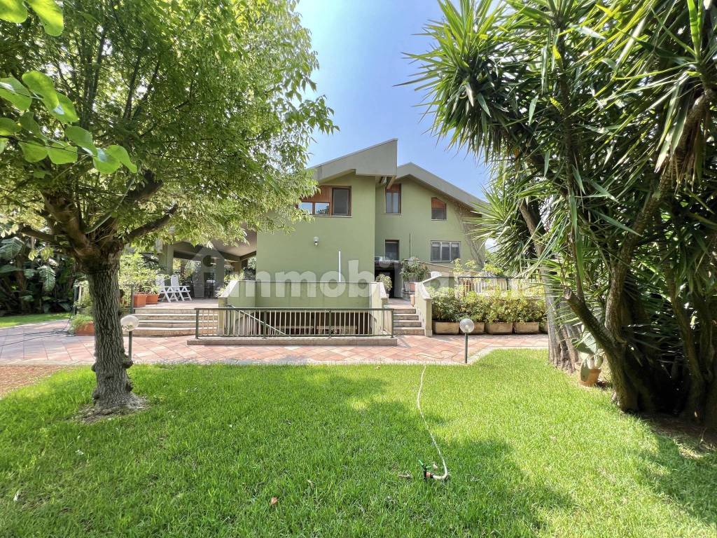 Vendita Villa unifamiliare in viale Leonardo da Vinci 675 Palermo ...