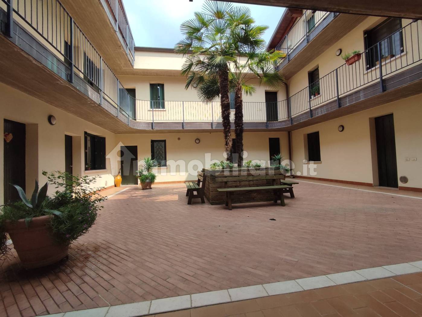 Trilocale via Zanardelli 6, Centro, Passirano