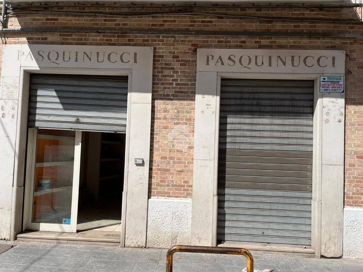 Locale commerciale in Vendita