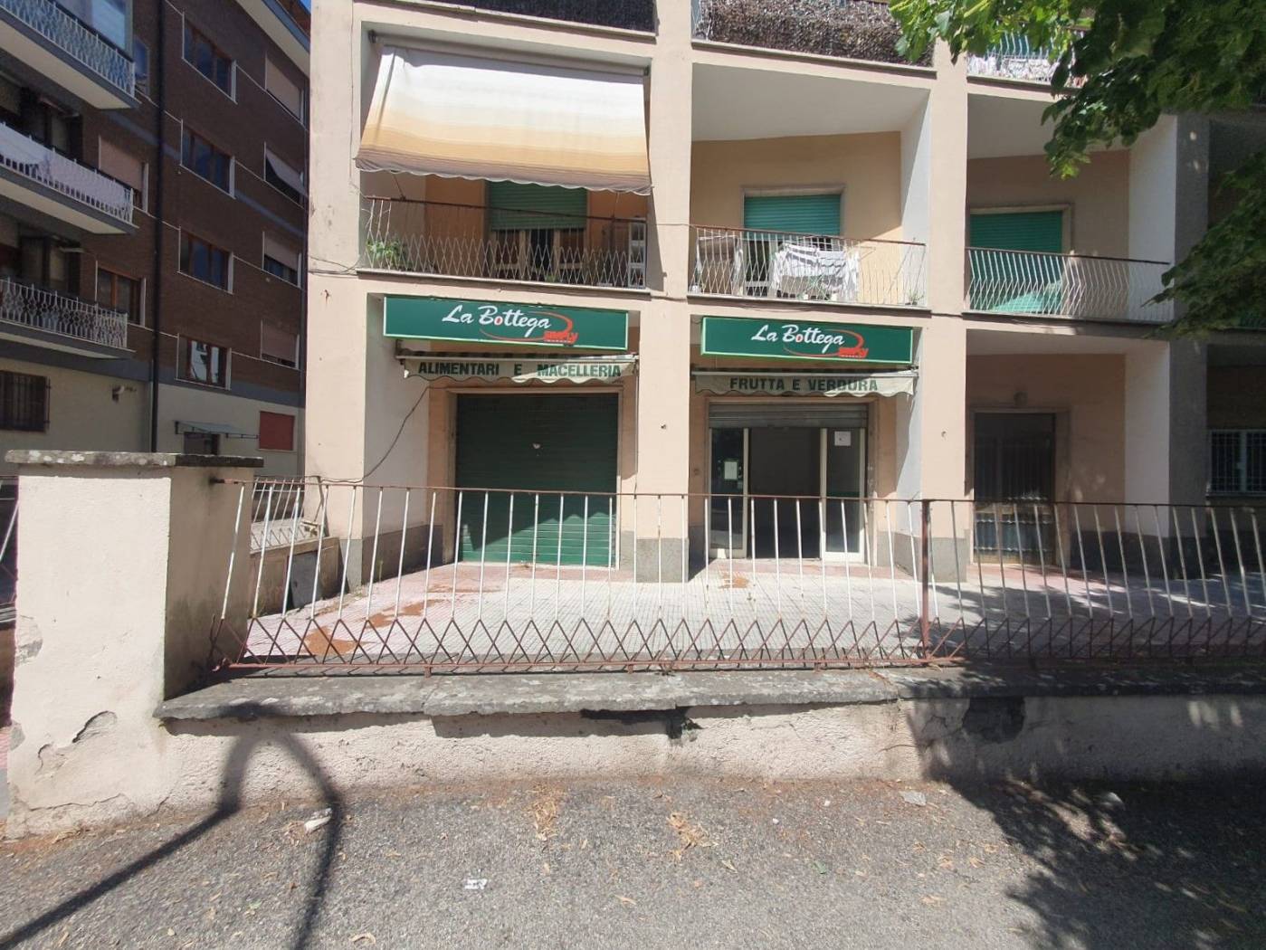 Locale commerciale in Vendita