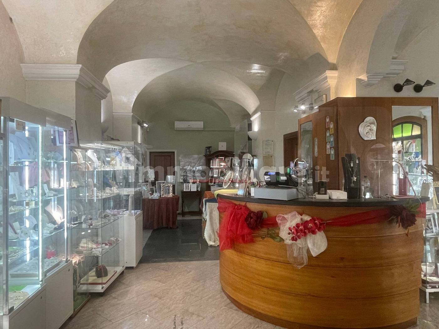 Locale commerciale in Vendita