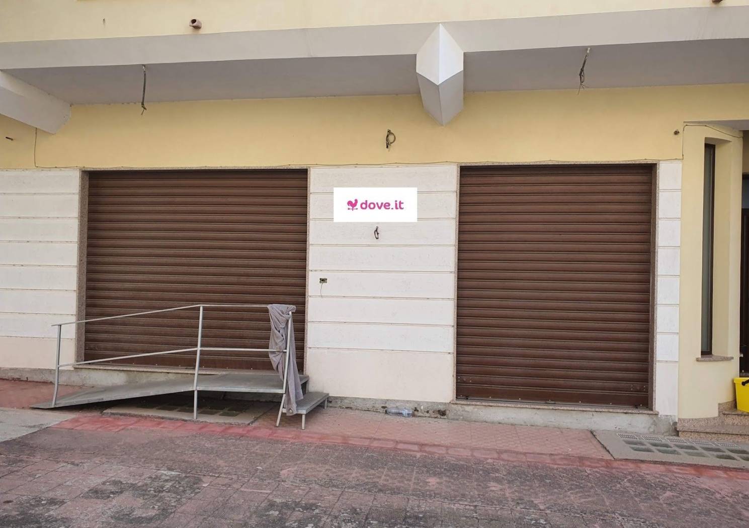 Locale commerciale in Vendita