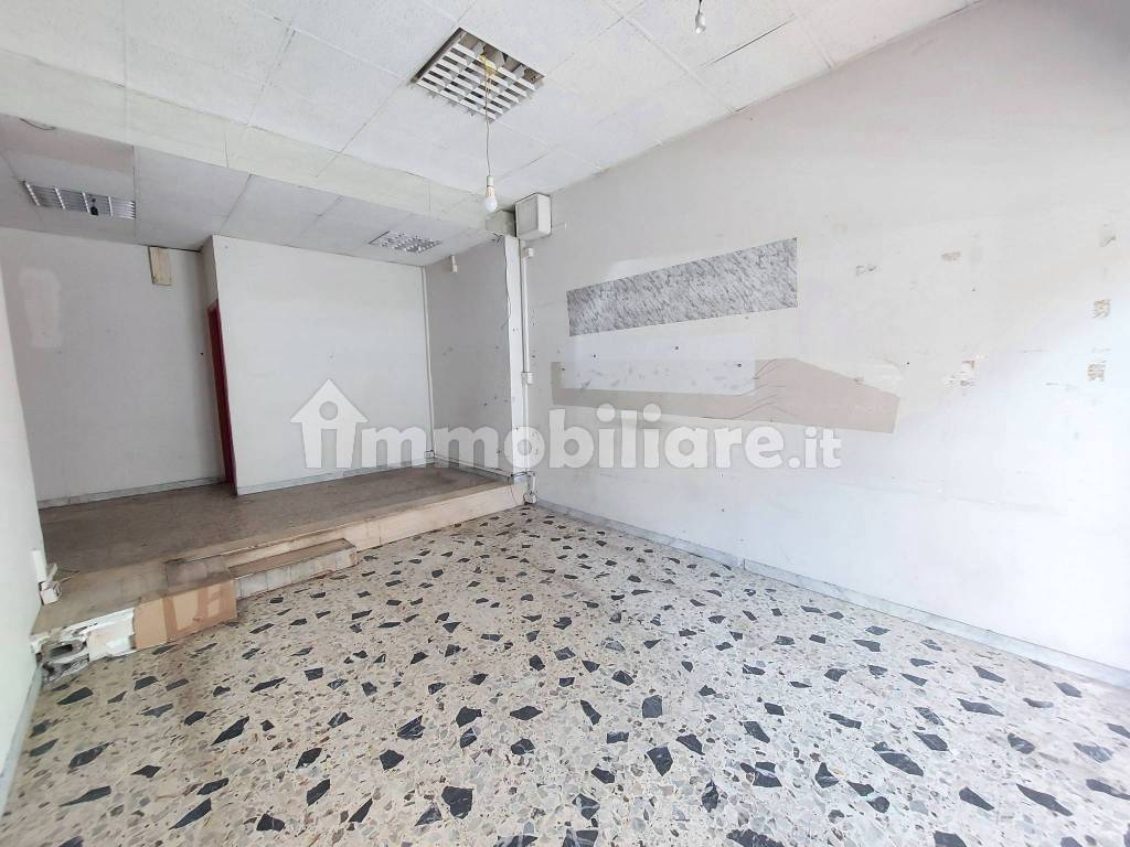 Locale commerciale via Pietro Adami, Roma, Rif. 104506441 - Immobiliare.it