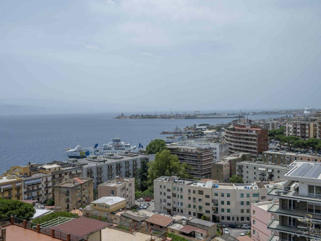 Vendita Mansarda in via olimpia Messina. Ottimo stato, posto auto, con ...