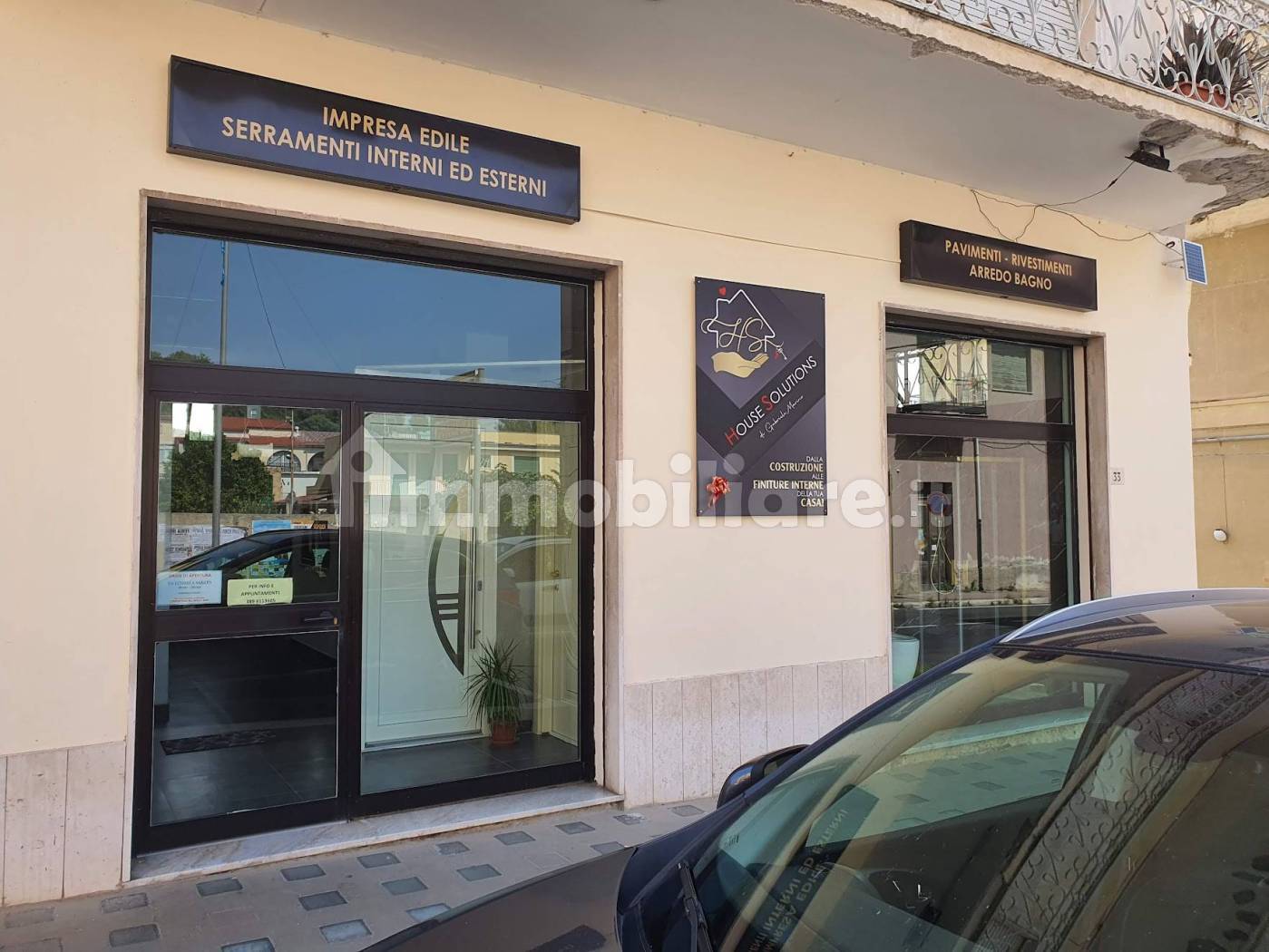 Locale commerciale in Vendita