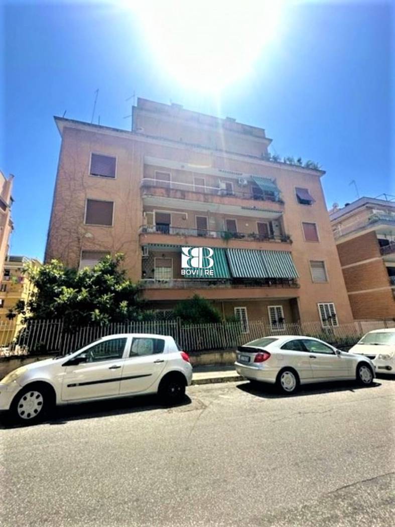 Monolocale via Seneca, Balduina, Roma