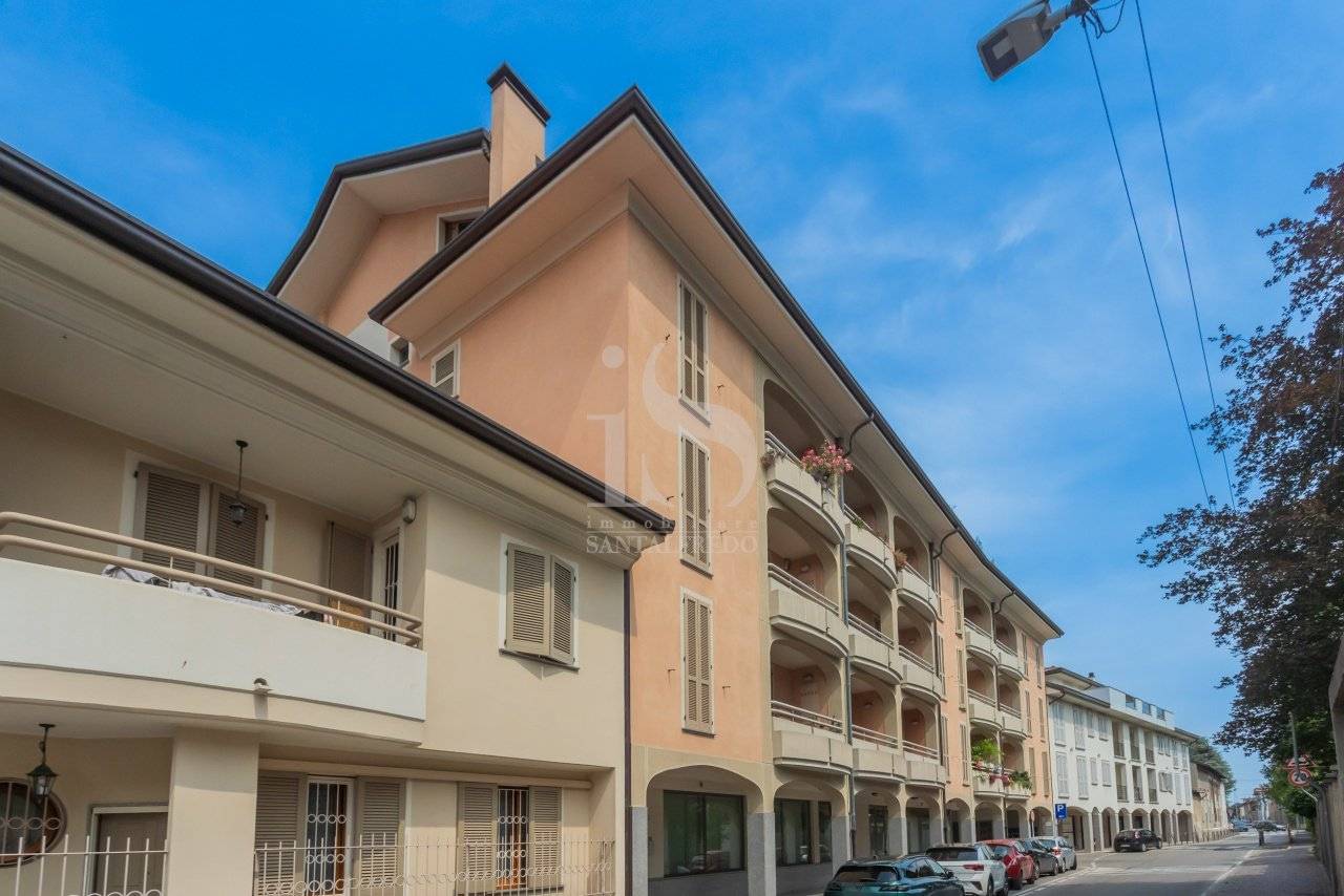Trilocale via Gian Matteo Ferrario ,26, Centro, Agrate Brianza