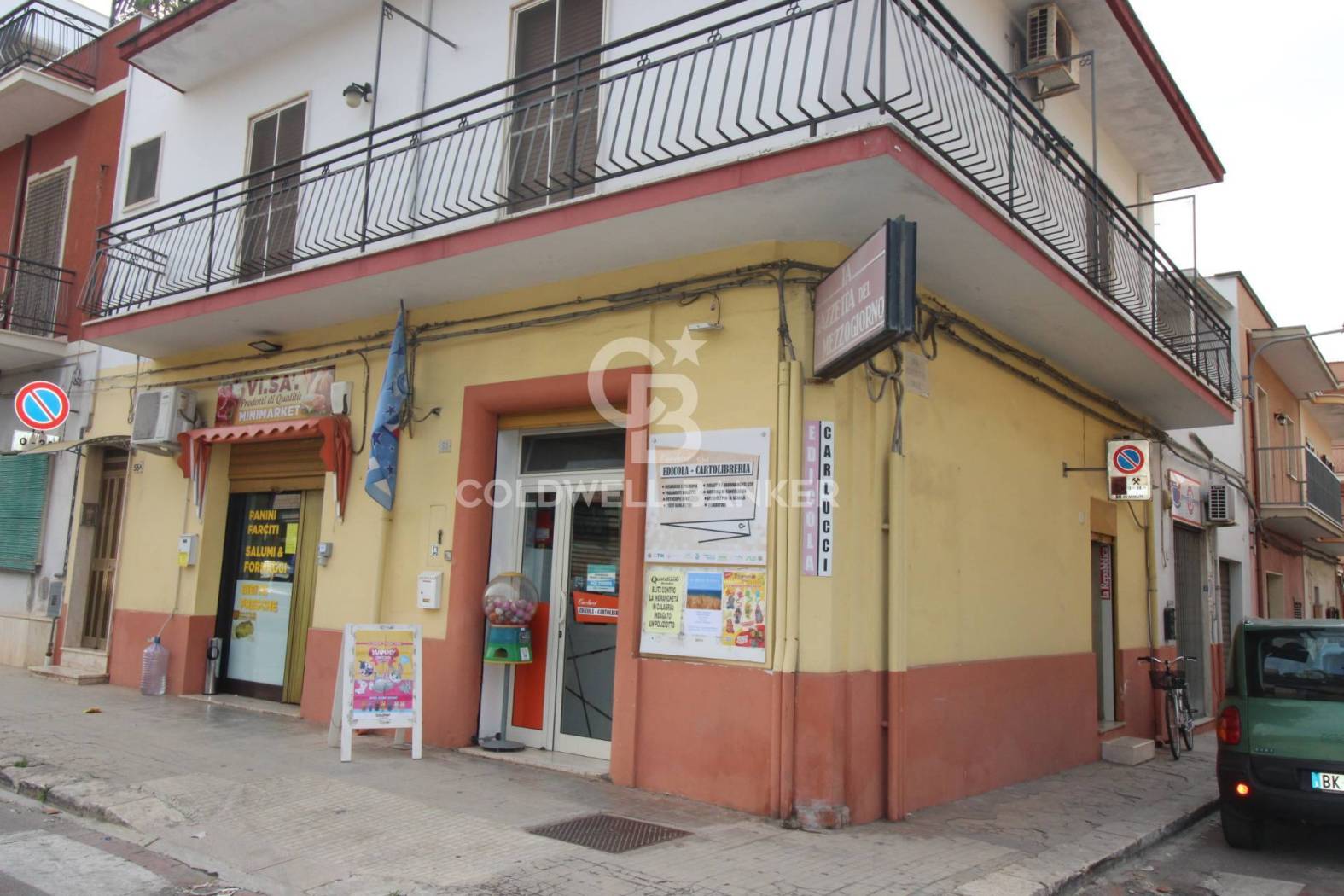 Locale commerciale in Vendita