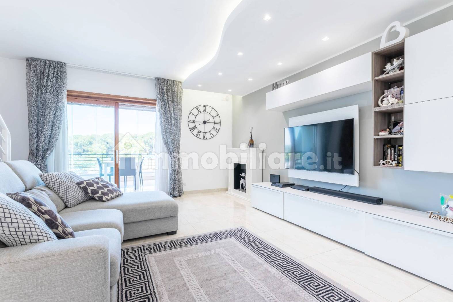 Trilocale via Licata, Borghesiana, Roma