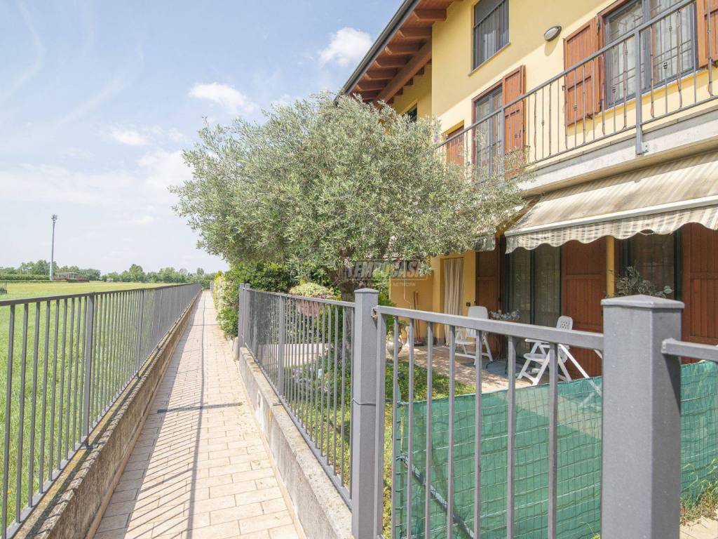 Vendita Appartamento Lurano. Trilocale in via II Giugno 146. Buono ...