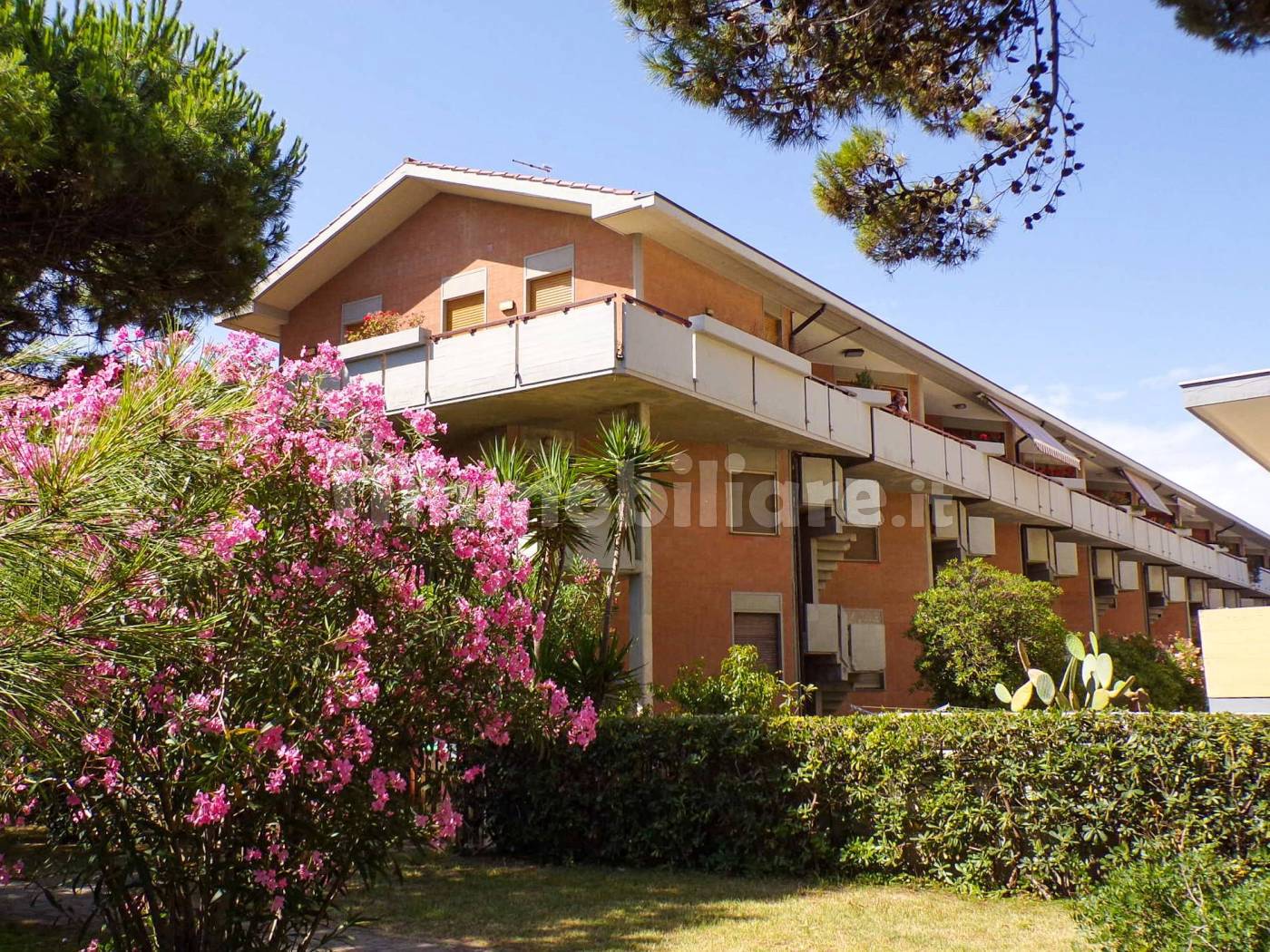 Trilocale buono stato, secondo piano, Centro, Pineto