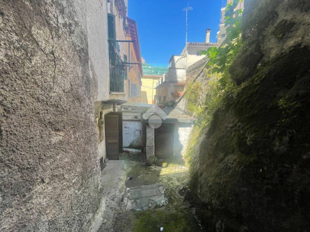 Vendita Appartamento Subiaco. Monolocale in via papa braschi 11. Buono ...