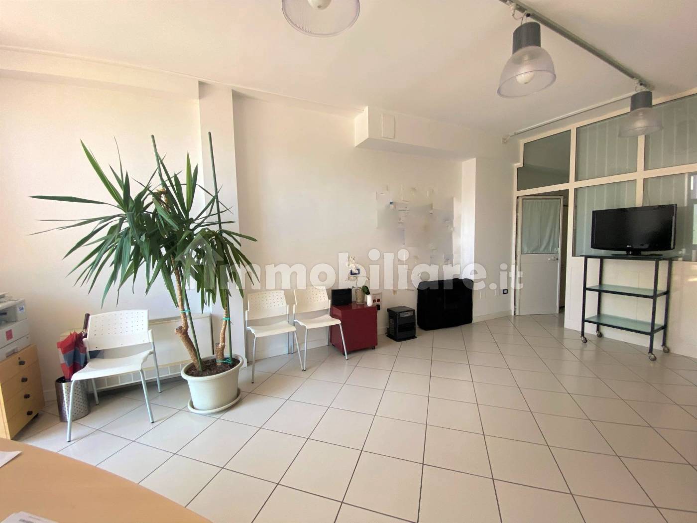 Locale commerciale in Vendita