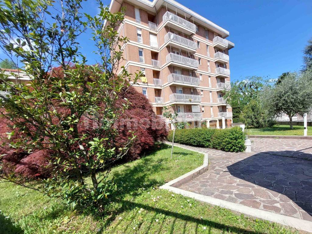 Vendita Appartamento Tradate. Trilocale in via Papa Giovanni XXIII 1 ...