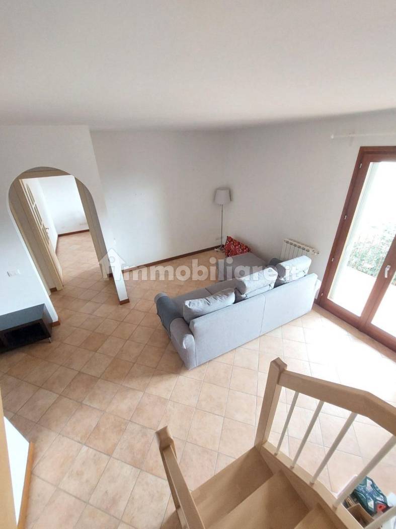 Trilocale via Lombarda, Centro, Poggio a Caiano