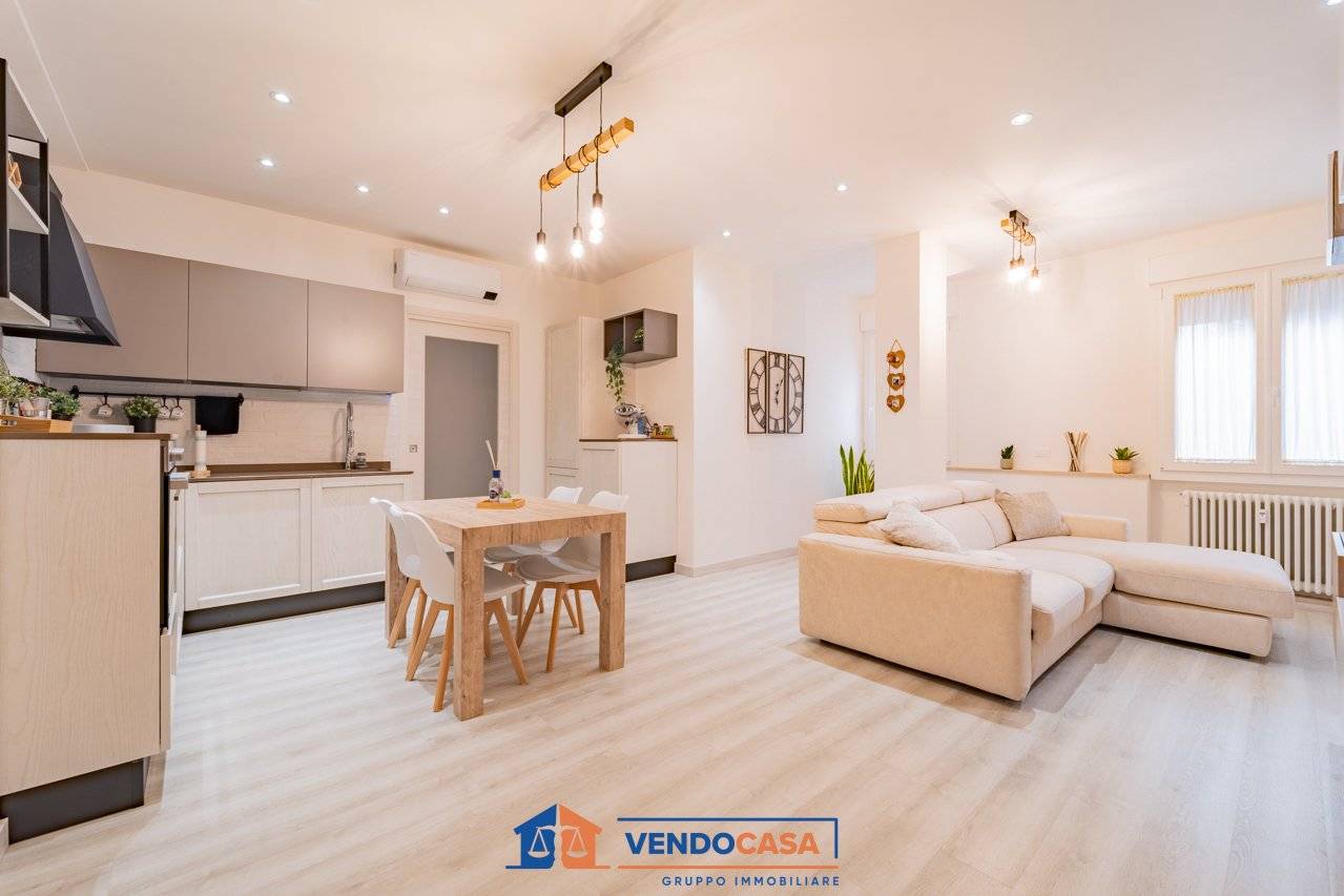 Trilocale via Enrico Fermi 19, Centro, Massa