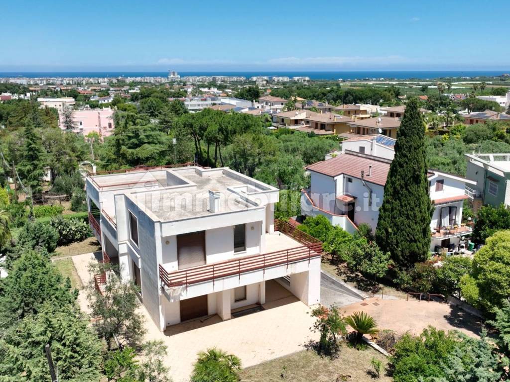 Vendita Villa unifamiliare in Contrada Capirro snc Trani. Buono stato ...