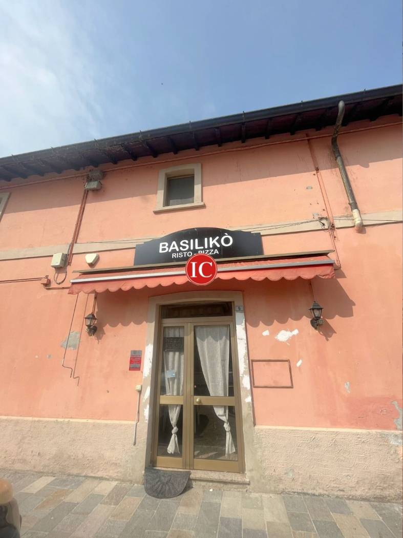 Locale commerciale in Vendita