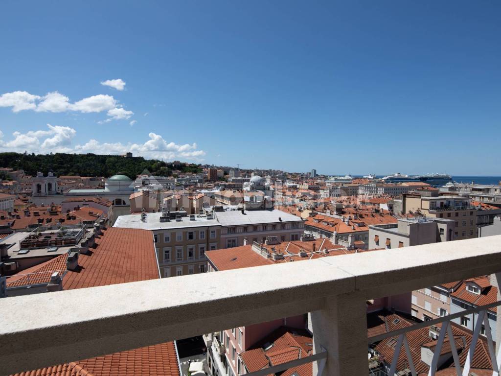 Vendita Appartamento Trieste. Quadrilocale in via Giosuè Carducci 5 ...